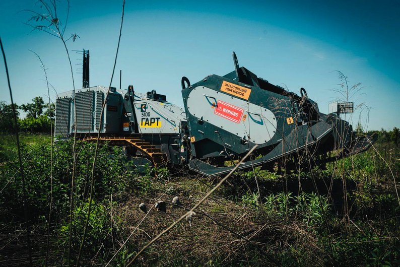 Українські розробники представили машину для розмінування ГАРТ 5100 яка випереджає імпортні