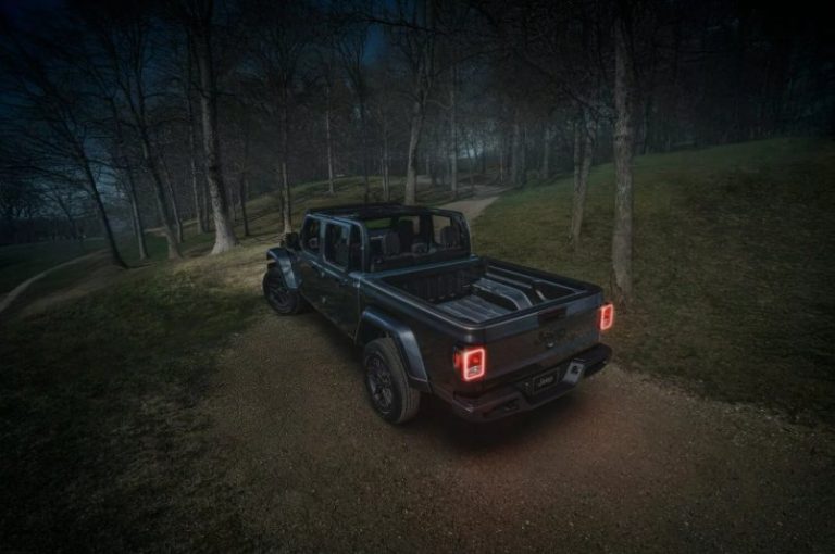 Jeep Gladiator отримав брутальну спецверсію Dark Sky - ZUBR.in.ua