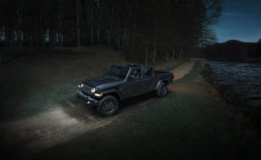 Jeep Gladiator отримав брутальну спецверсію Dark Sky - ZUBR.in.ua