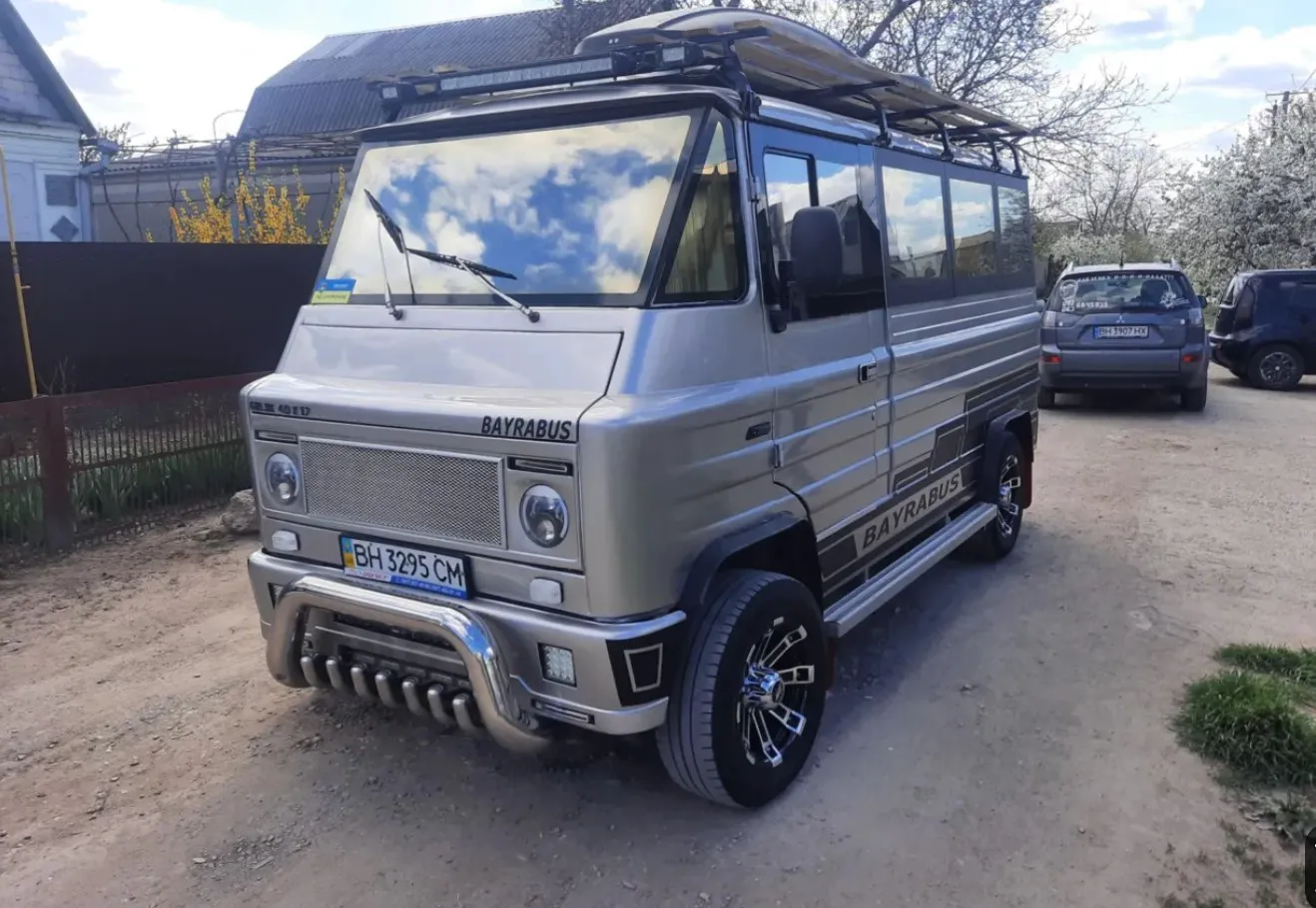 Старий мікроавтобус Zuk перетворили на стильний кемпер - ZUBR.in.ua