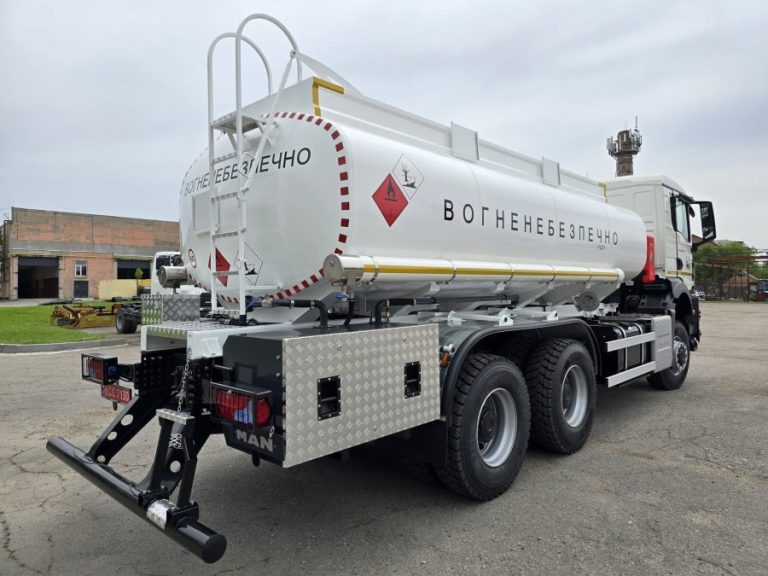 В Україні виготовили перший оливовоз на базі MAN TGS - ZUBR.in.ua