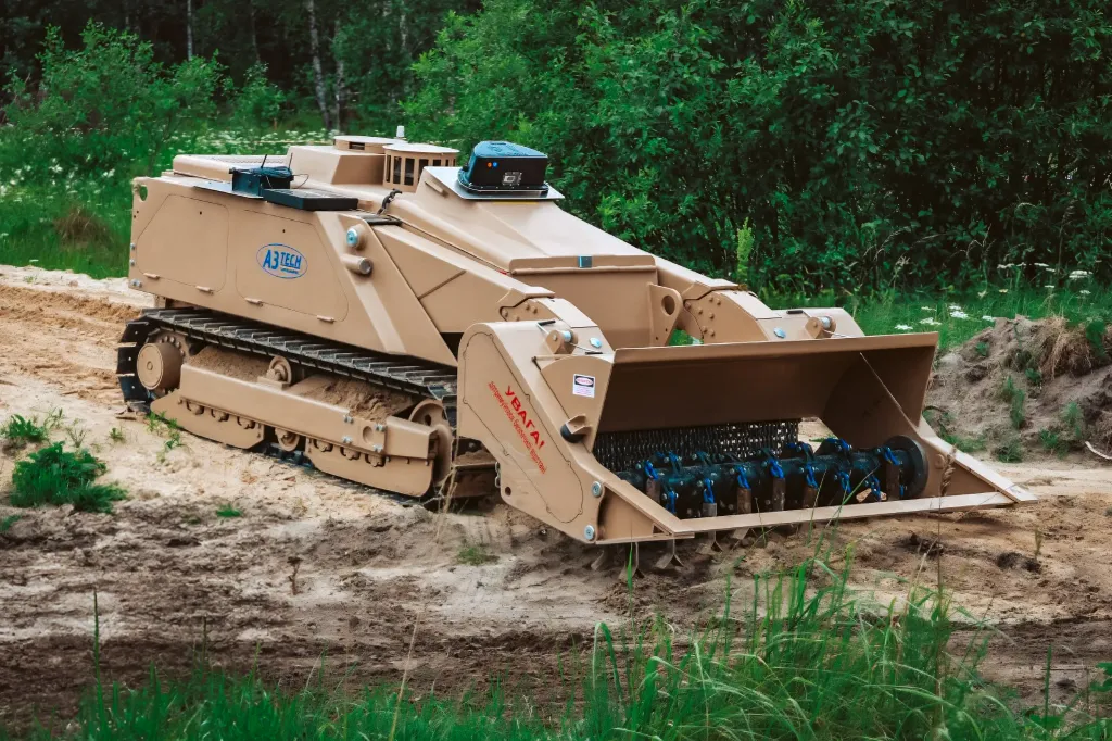 В Україні на полігоні UTTC показали нові роботизовані комплекси для розмінування - ZUBR.in.ua